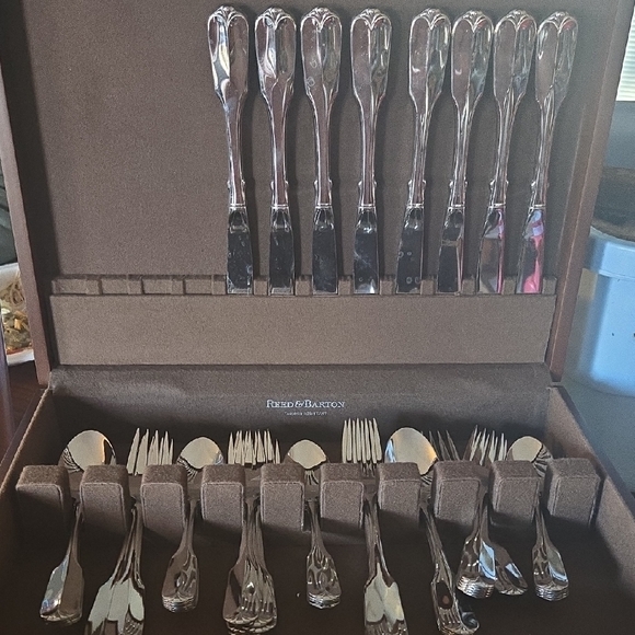 Oneida | Dining | Oneida Silver Flatware Set | Poshmark